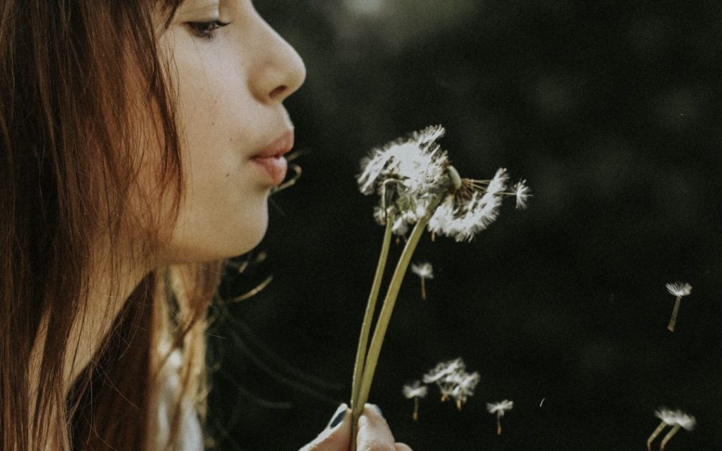 Alentar o alabar, esa es la cuestión - Educar en calma